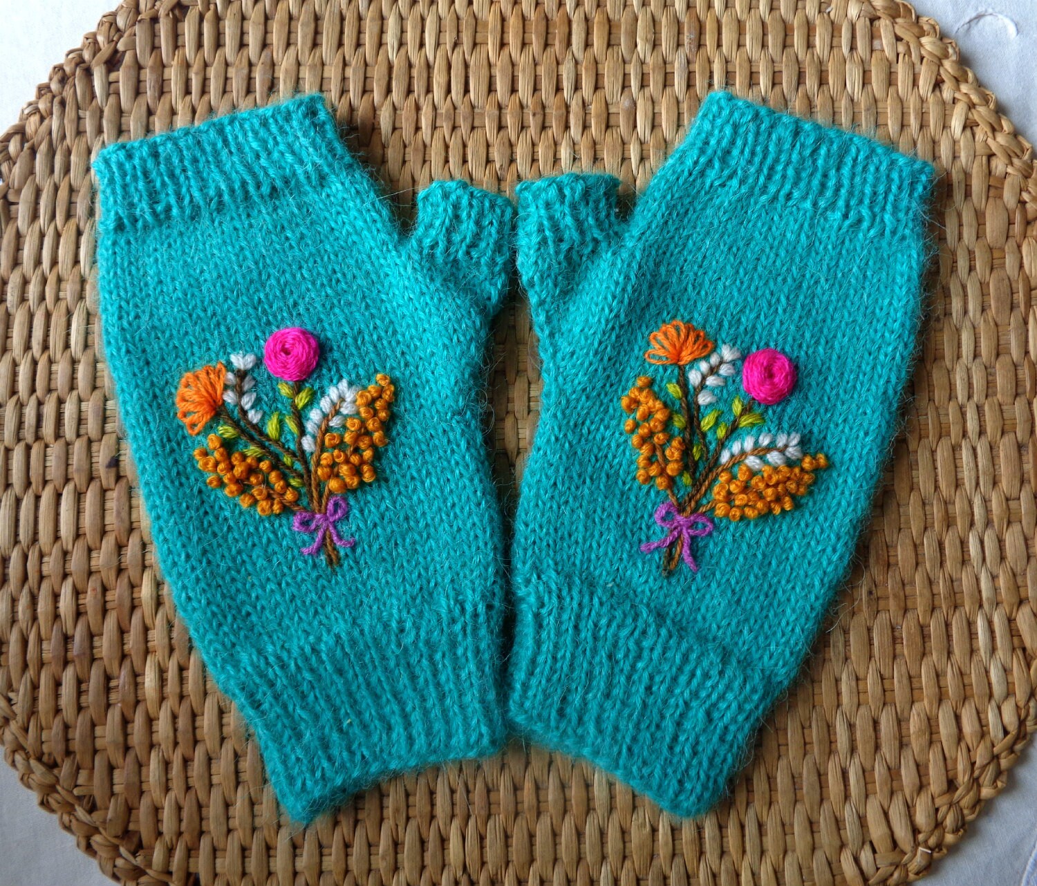 WILDFLOWERS Embroidery Mittens Gloves Knitting Pattern Floral ...