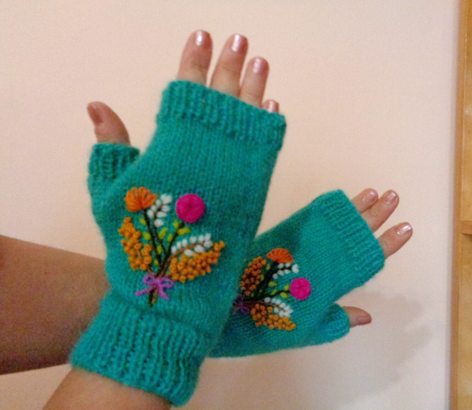 WILDFLOWERS Embroidery Mittens Gloves Knitting Pattern Floral ...
