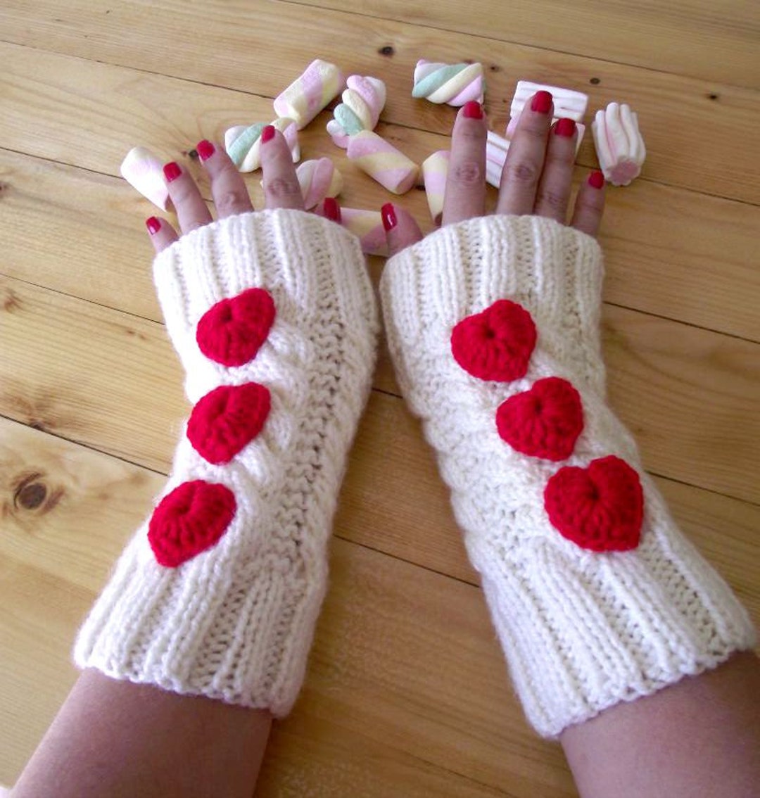KNITTING PATTERN MITTENS Queen of Hearts Mittens Size Toddler Adult ...