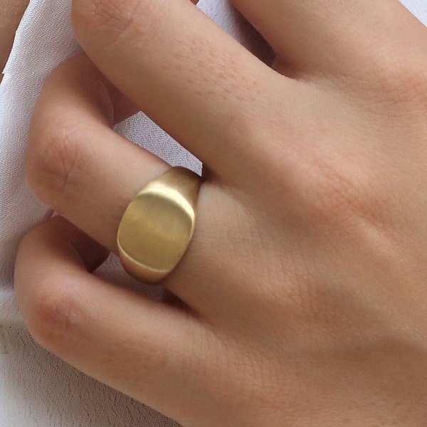 Solid Gold Signet Ring Women - Etsy