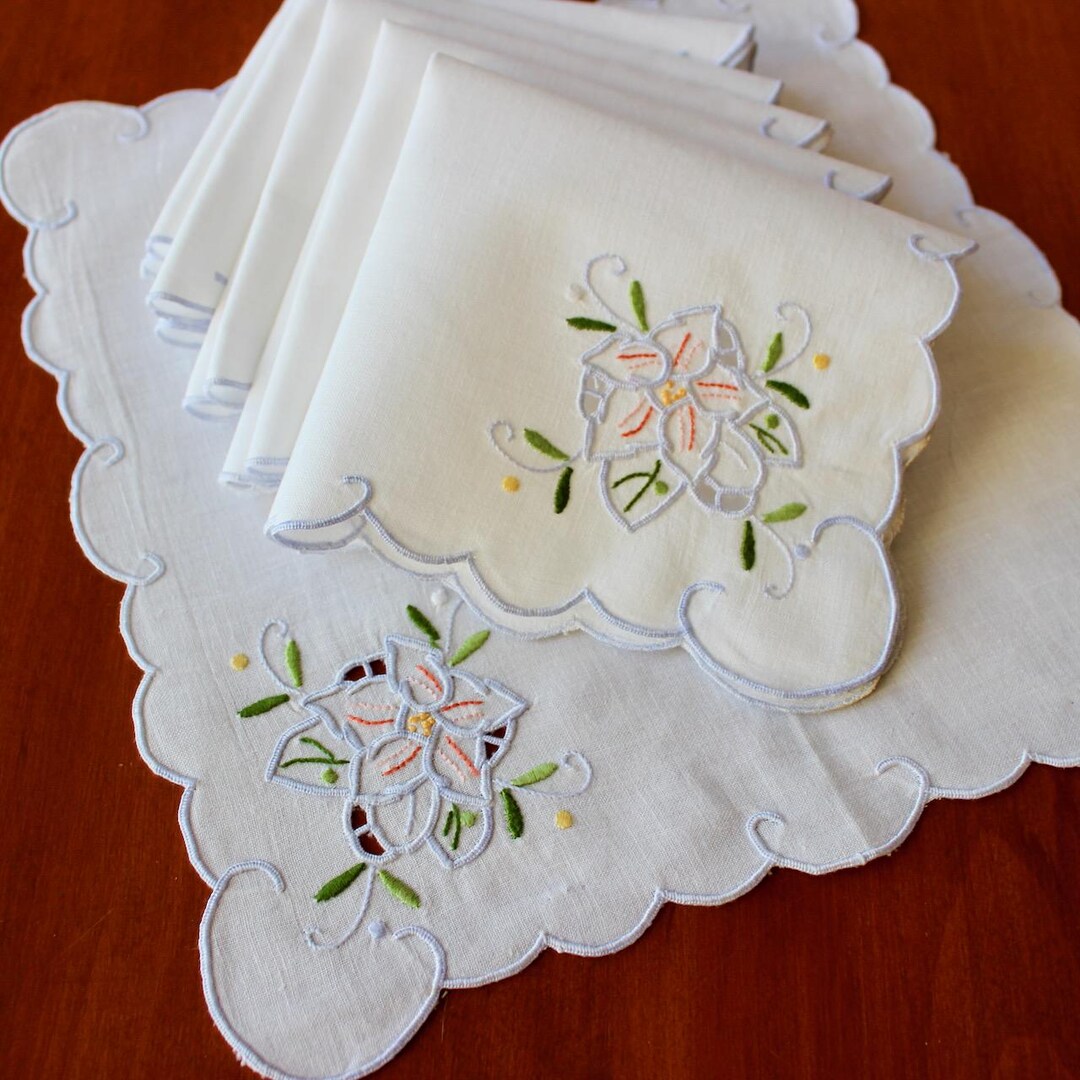 Vintage Napkins White Luncheon Cocktail Embroidered Cutwork 6 Blue ...