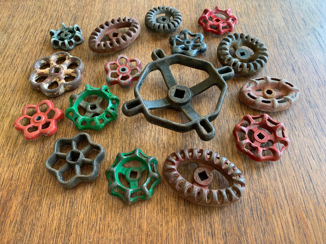 Assemblage of 16 Vintage Gate Valve Handles Industrial Steampunk ...