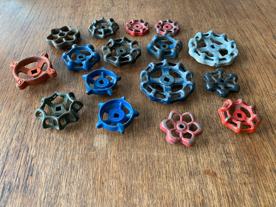 Assemblage of 16 Vintage Gate Valve Handles - Industrial Steampunk ...