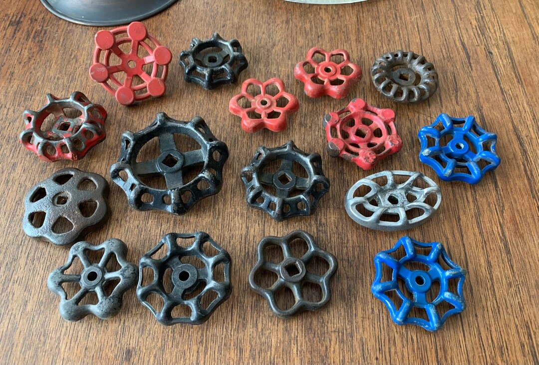 Assemblage of 16 Vintage Gate Valve Handles - Industrial Steampunk ...
