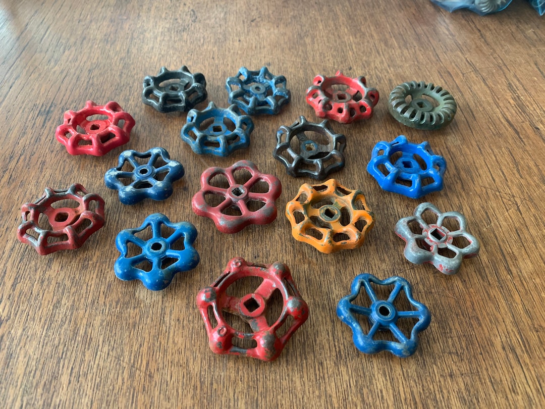 Assemblage of 16 Vintage Gate Valve Handles - Industrial Steampunk ...