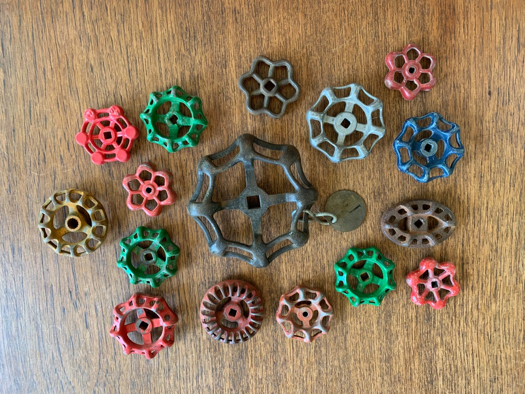 Assemblage of 16 Vintage Gate Valve Handles - Industrial Steampunk ...