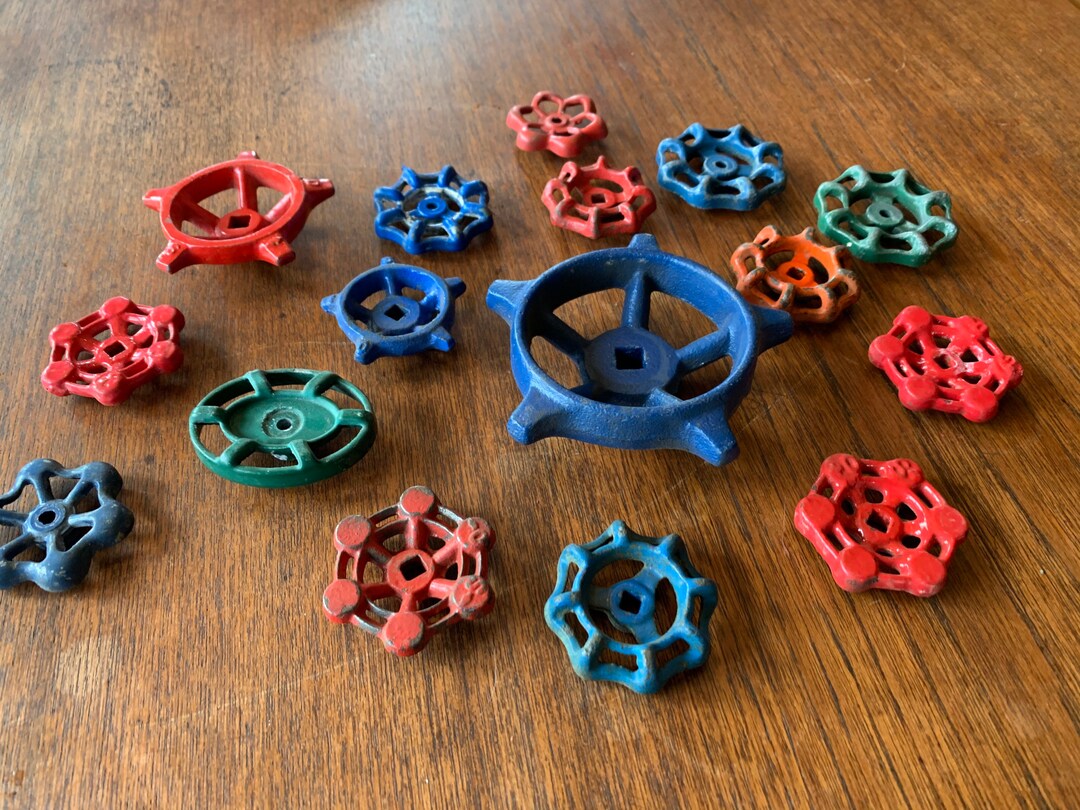 Assemblage of 16 Vintage Gate Valve Handles - Industrial Steampunk ...