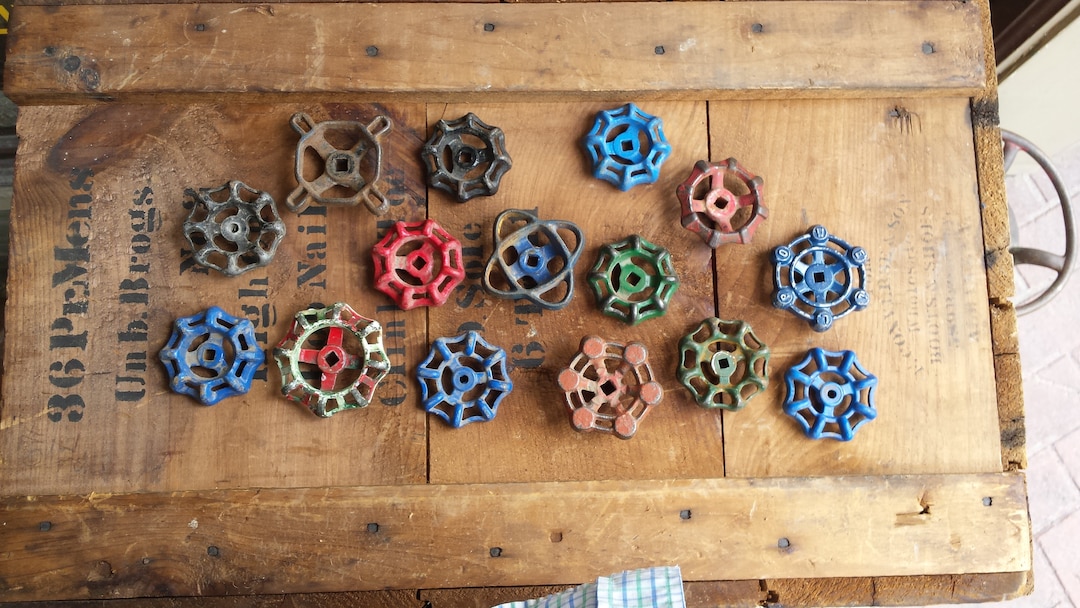 Assemblage of 15 Vintage Gate Valve Handles - Industrial Steampunk ...