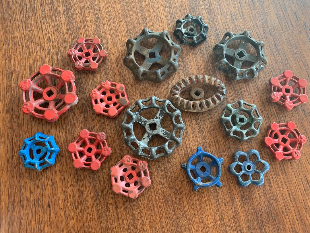 Assemblage of 16 Vintage Gate Valve Handles - Industrial Steampunk ...