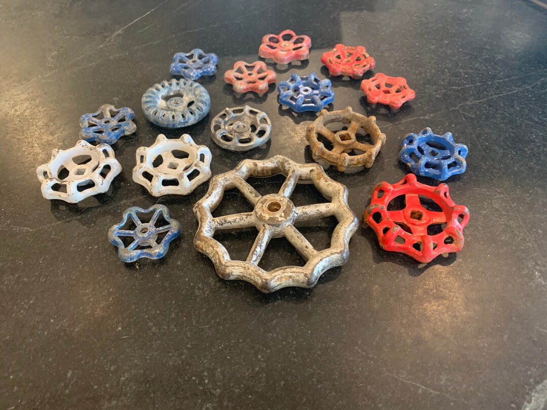 Assemblage of 16 Vintage Gate Valve Handles - Industrial Steampunk ...