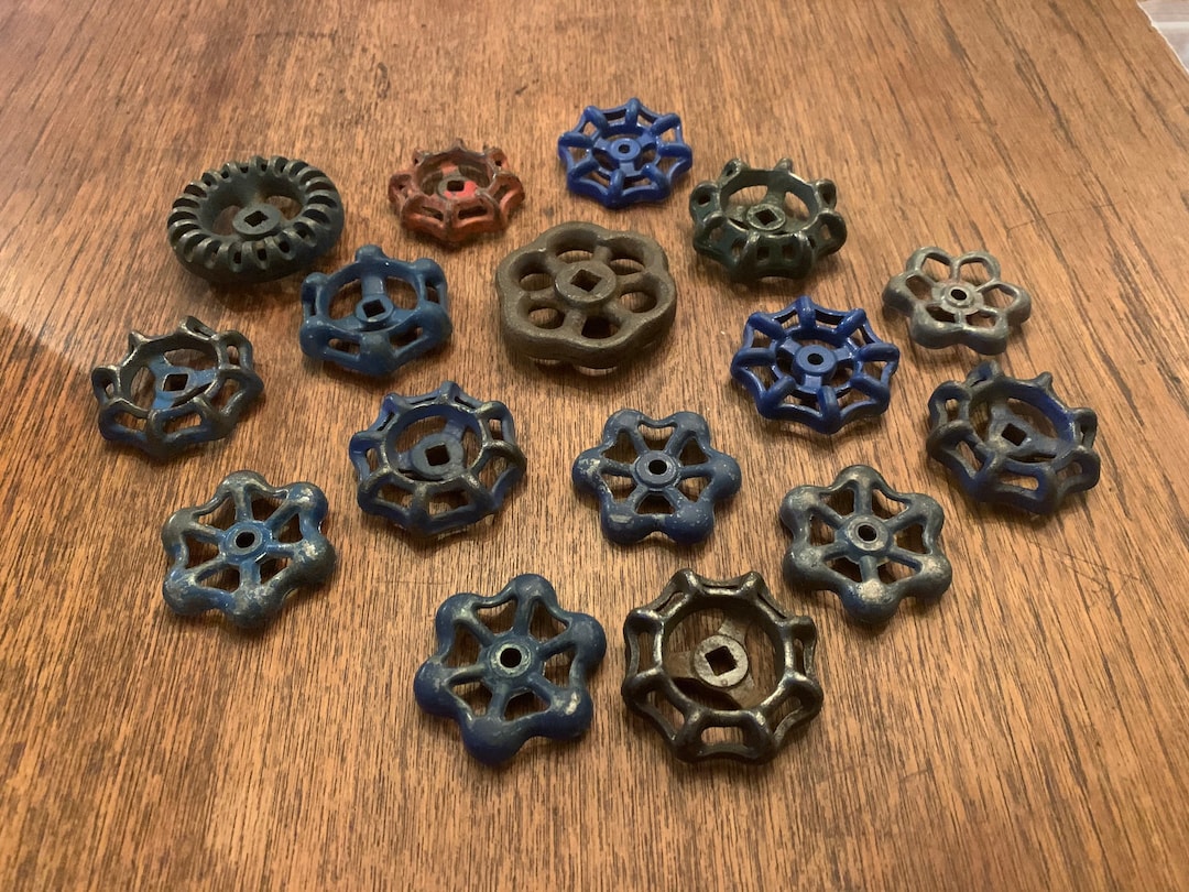 Assemblage of 16 Vintage Gate Valve Handles - Industrial Steampunk ...