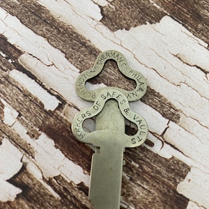 Flat Skeleton Key Set of 3, Safe Deposit Box Bank Vault, Star Antique ...