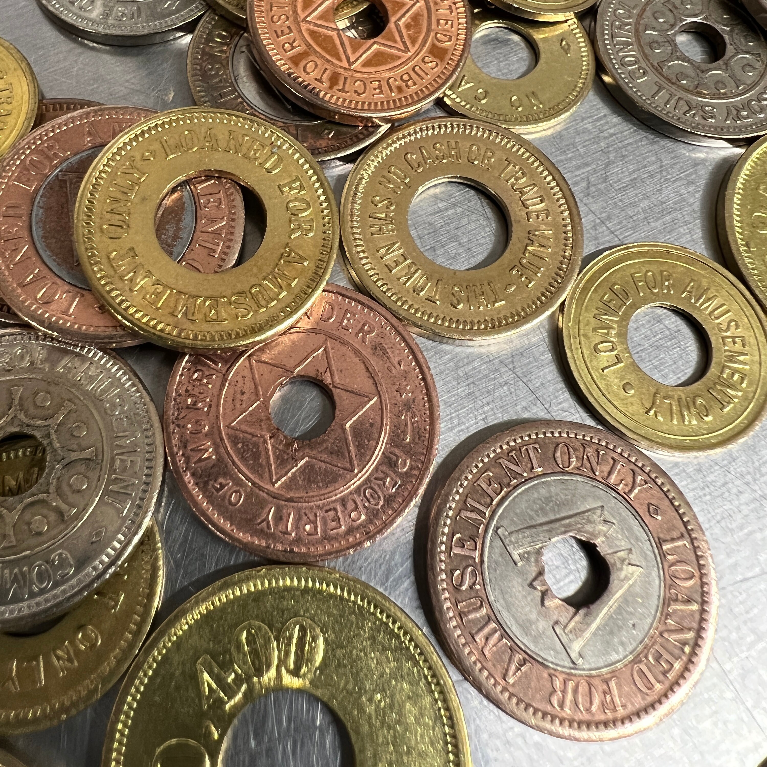 AT02 For Crafts Brass Tokens 20 Amusement Tokens Collage Middle Hole ...