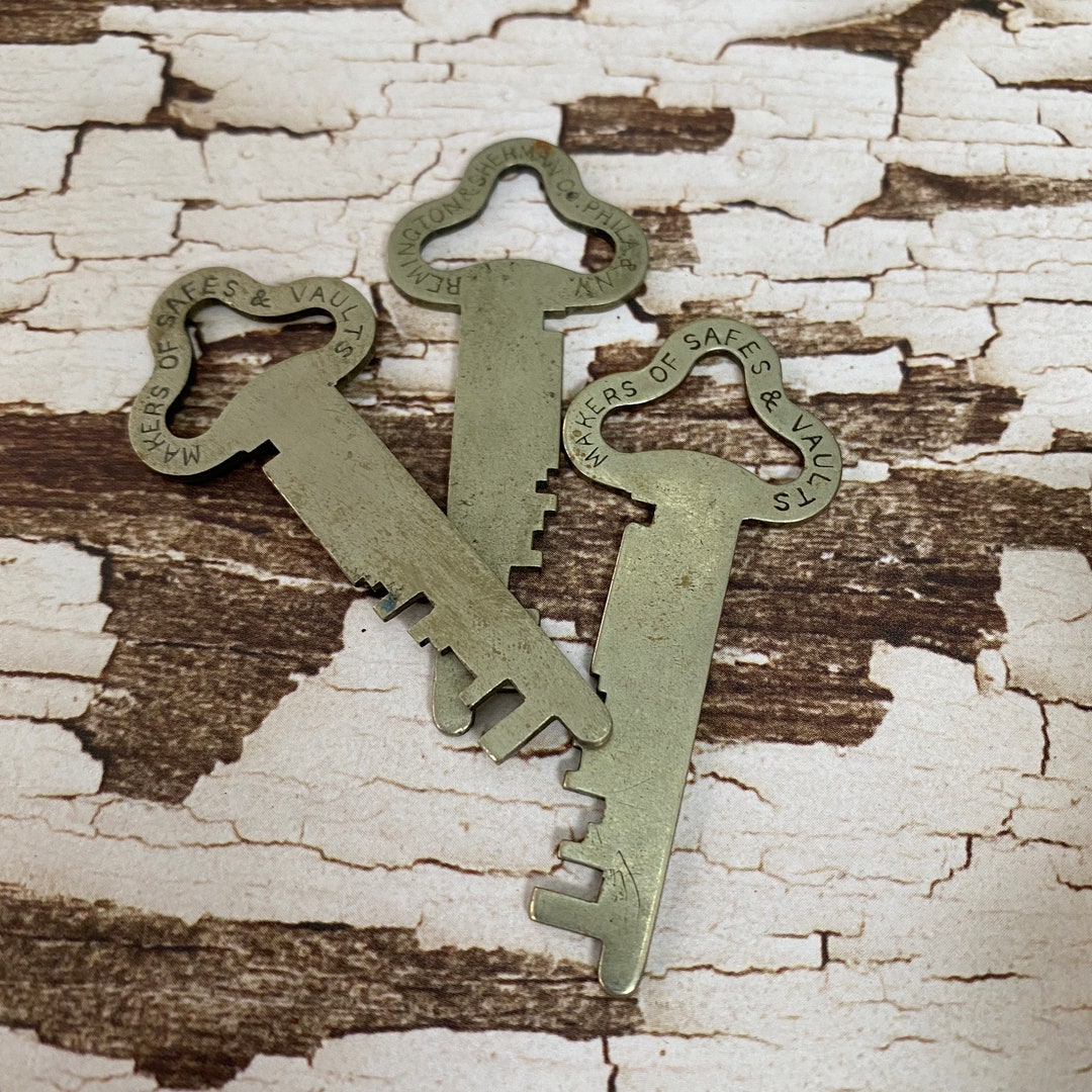 Flat Skeleton Key Set of 3, Safe Deposit Box Bank Vault, Star Antique ...