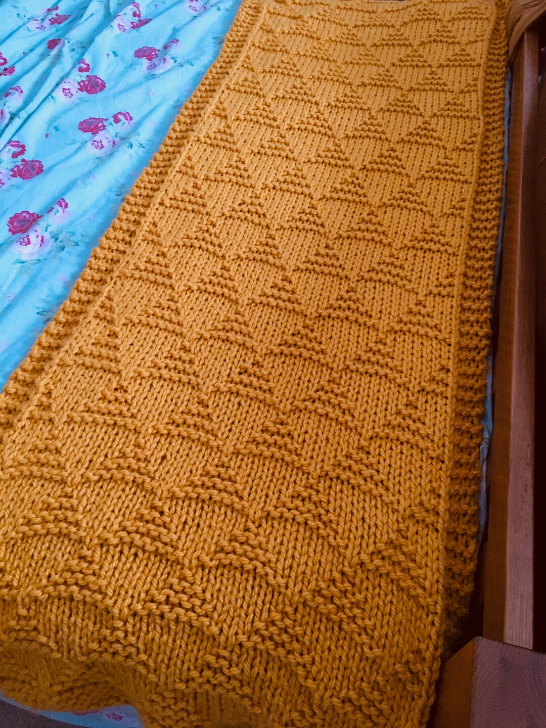 Knitting Pattern, Triangle Bed Runner, Bedspread, Blanket, Super Chunky ...