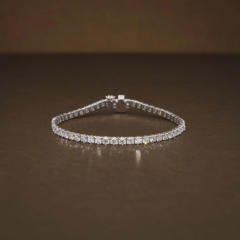 Round Brilliant Cut Moissanite Diamond Tennis Bracelet | 5.10 CTW E-F ...