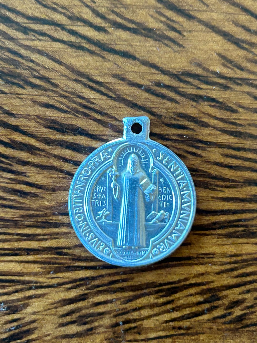 St. Benedict Medal, Crux S. Patris Benedicti, Sentia Mvniamvr - Etsy