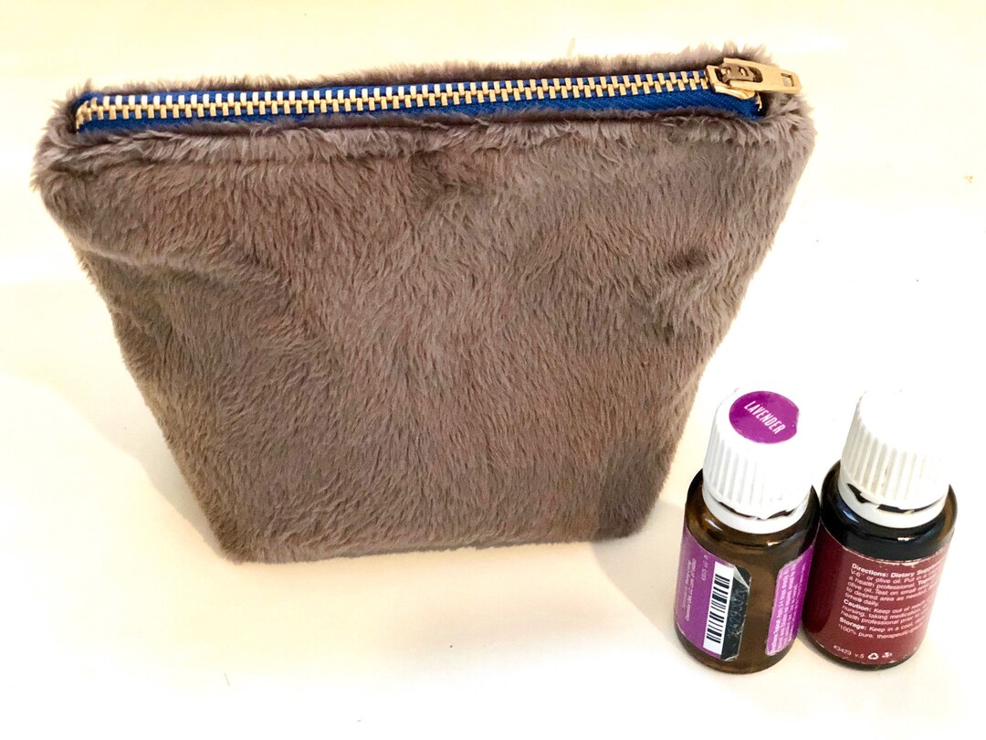 Essential Oil Bag, Case Holds 6 Bottles Mini Flat Neutral Fuzzy ...