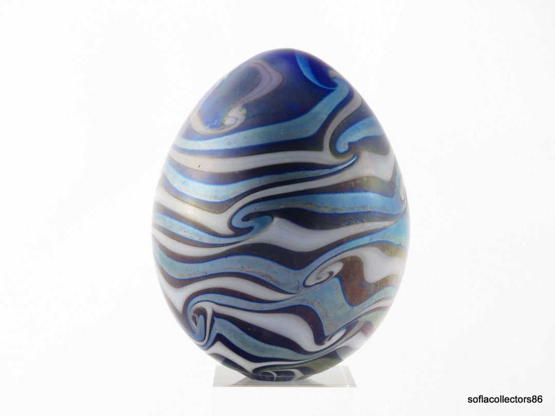 Vandermark Art Nouveau Style Glass Egg: Blue & Opal Iridescent King Tut ...