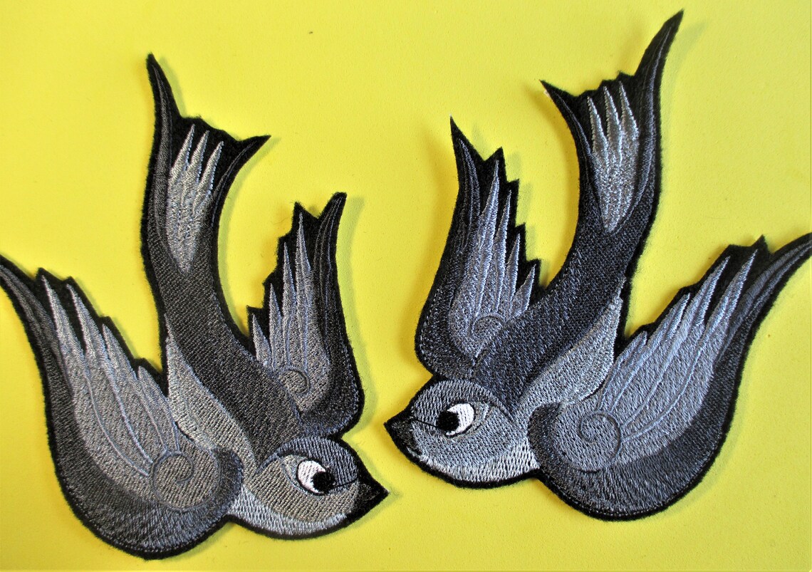 Embroidered Pair of Sparrows Tattoo Style Applique Patch | Etsy