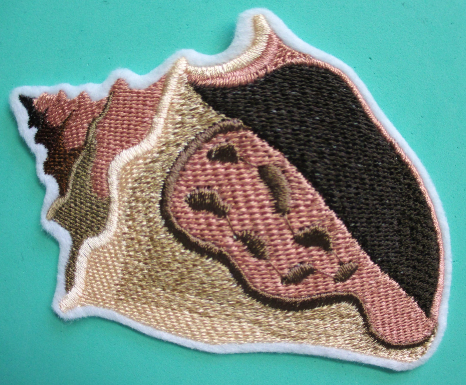 Set of 3 Embroidered Seashell Appliques Sun-sational - Etsy