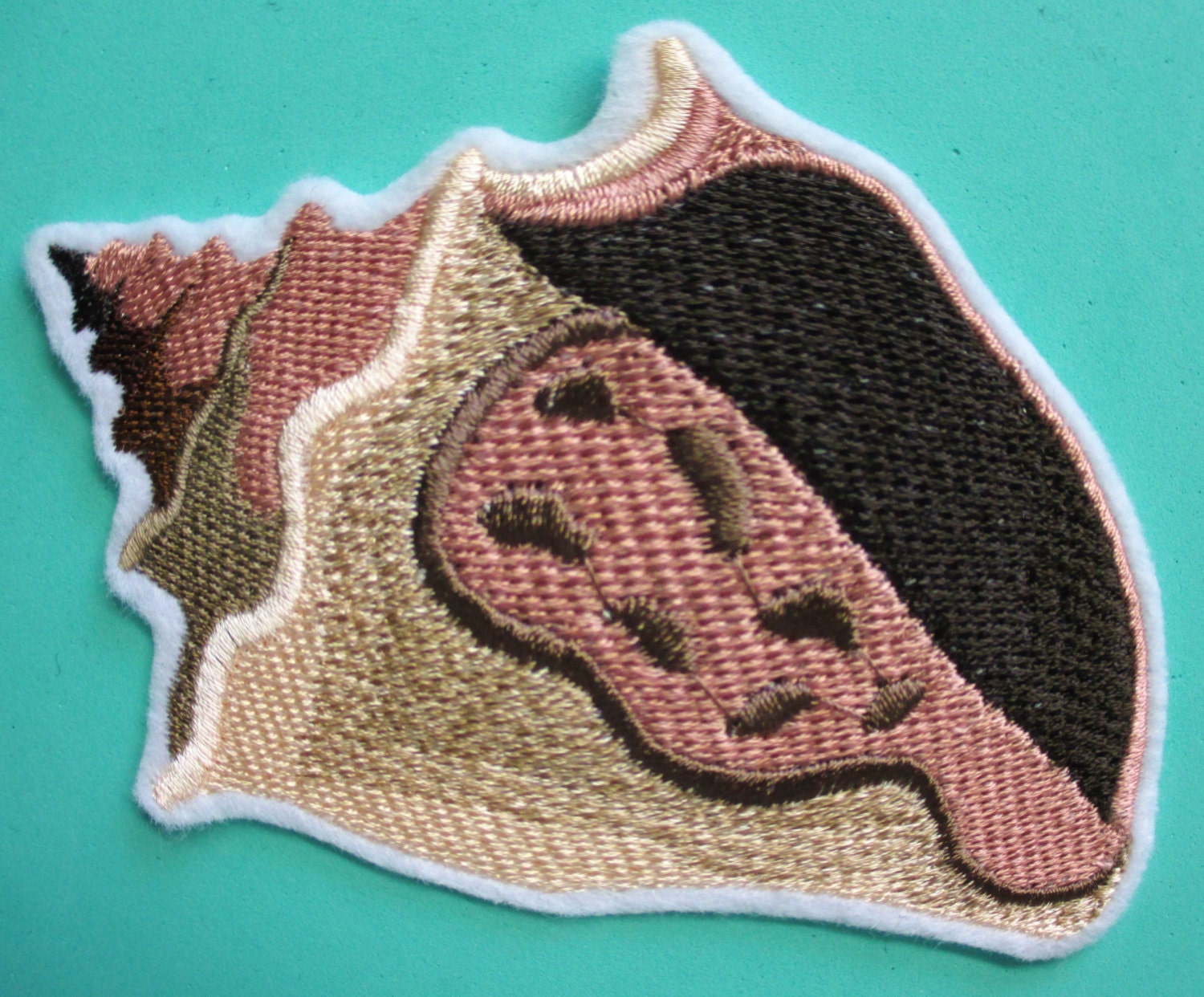 Set of 3 Embroidered Seashell Appliques Sun-sational - Etsy