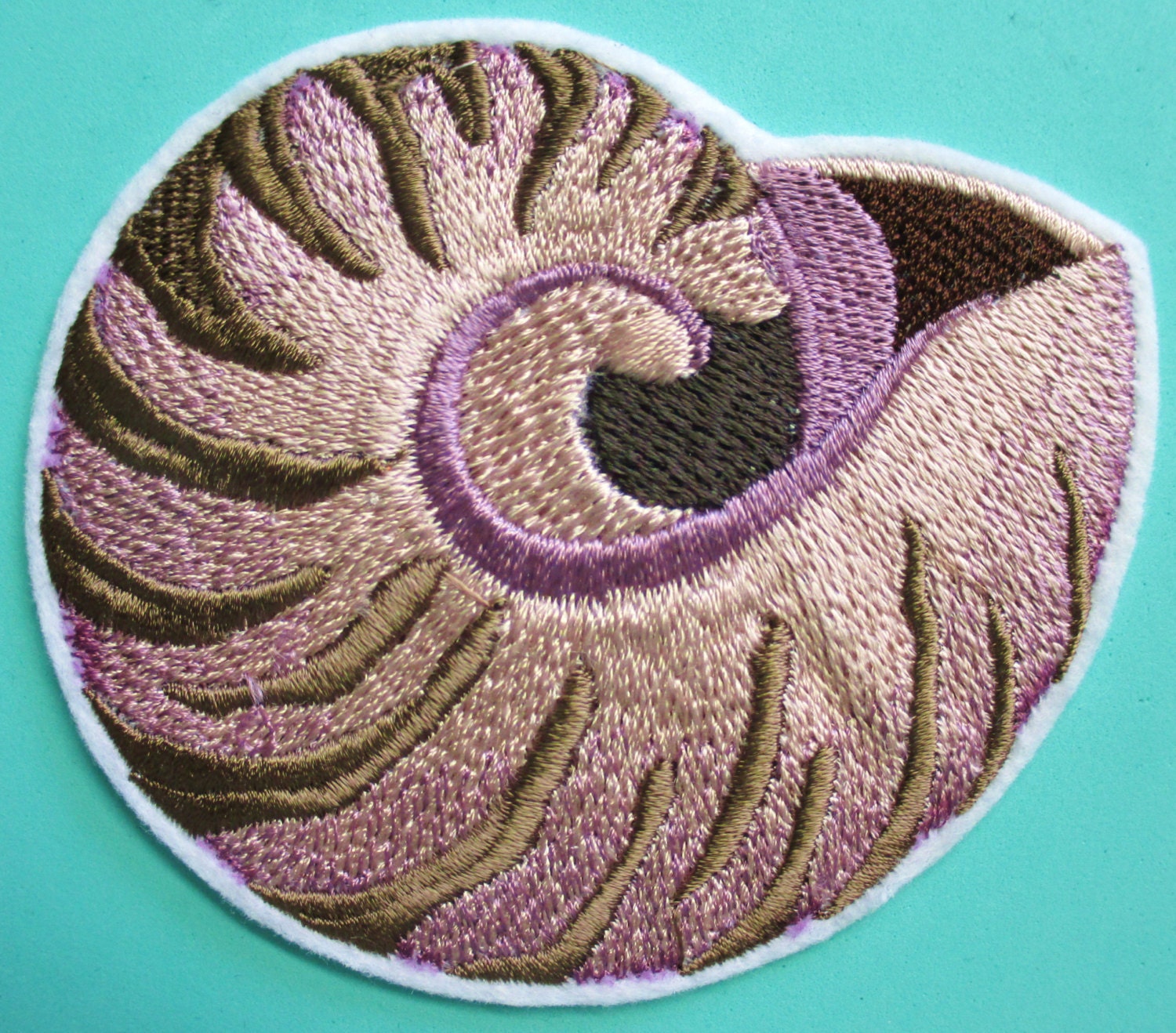 Set of 3 Embroidered Seashell Appliques Sun-sational - Etsy