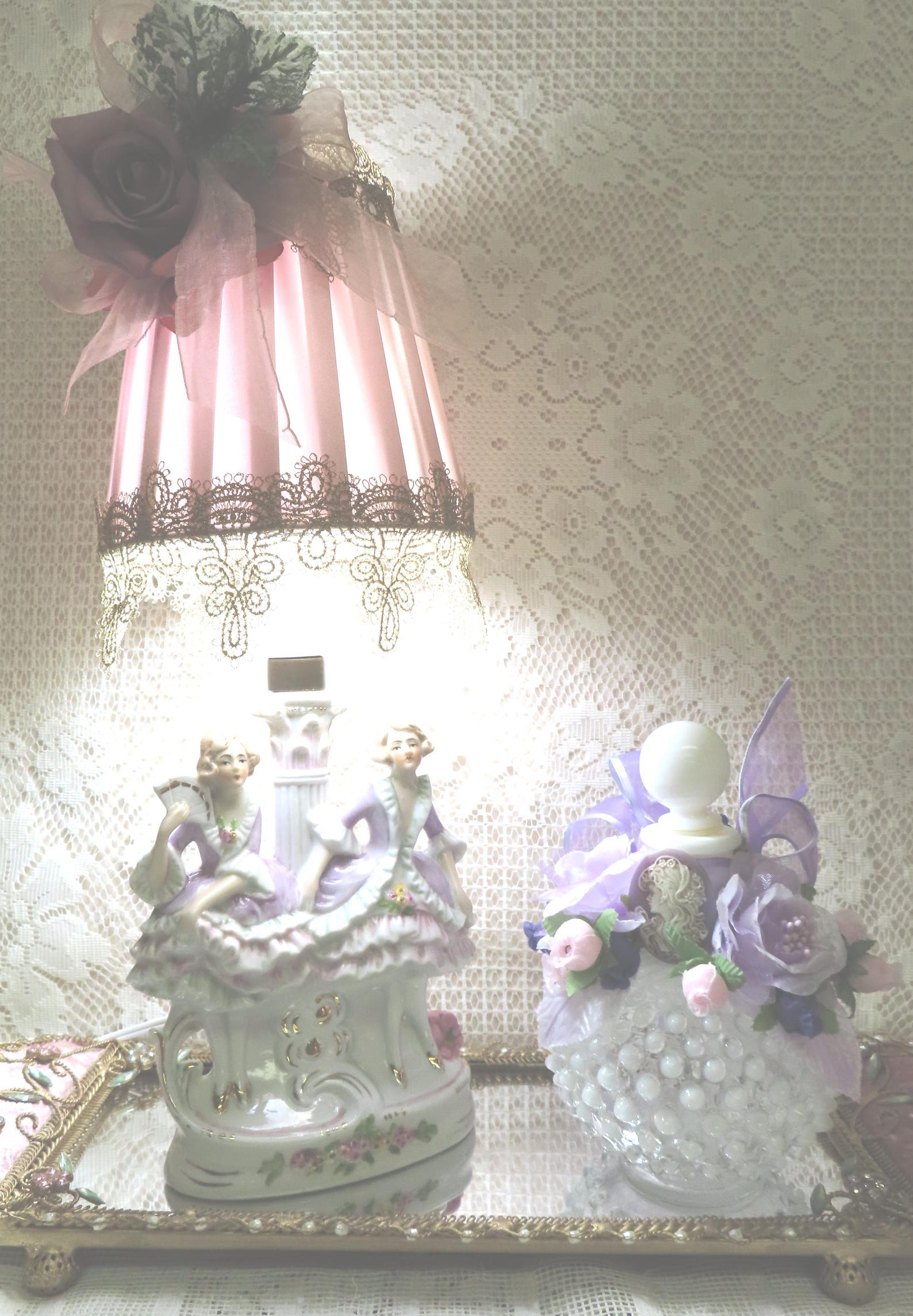 Vintage Twin Girls Lamp, Twin Girls Lamp, Lavender and Pink Lamp - Etsy
