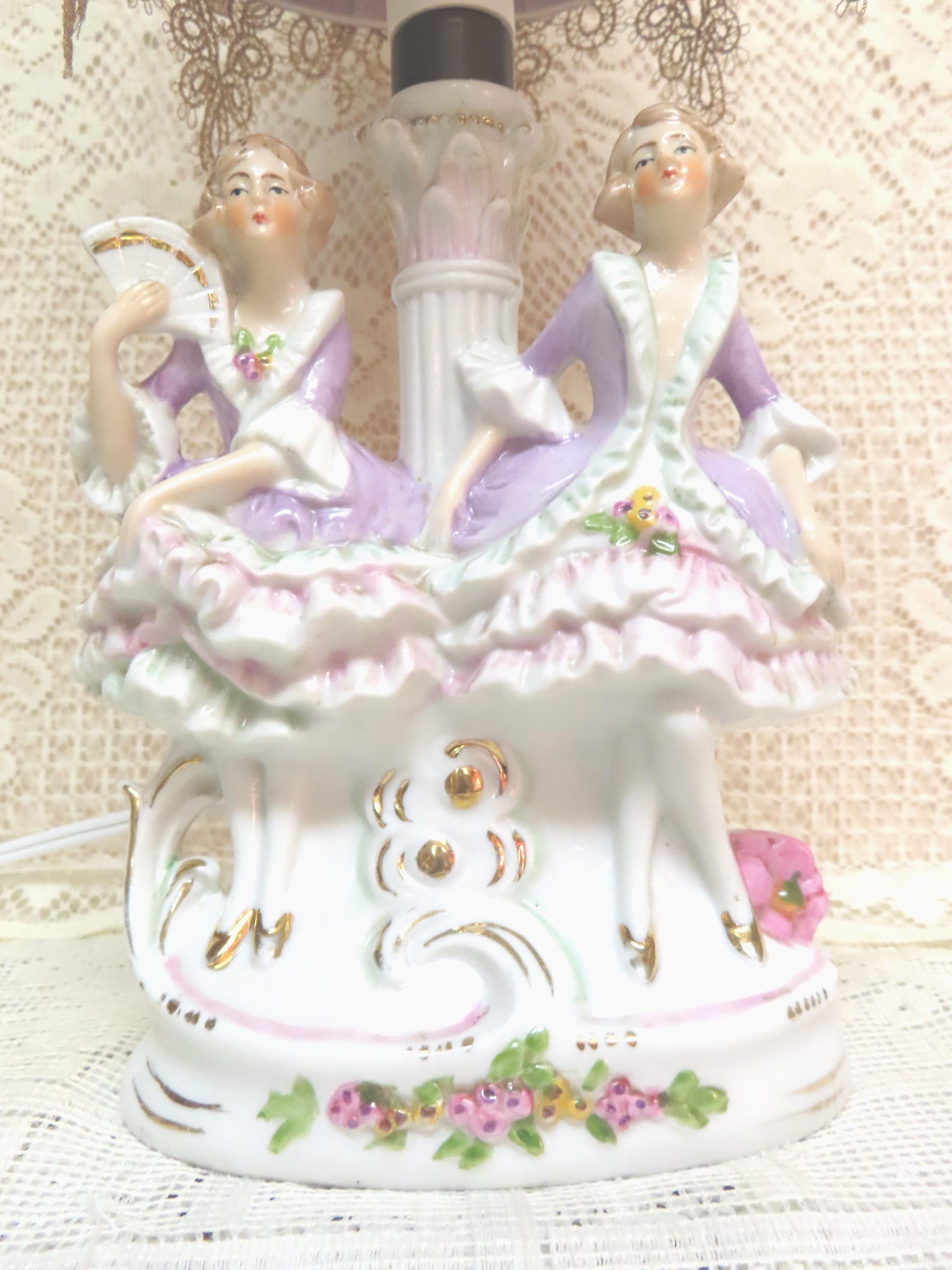 Vintage Twin Girls Lamp, Twin Girls Lamp, Lavender and Pink Lamp - Etsy
