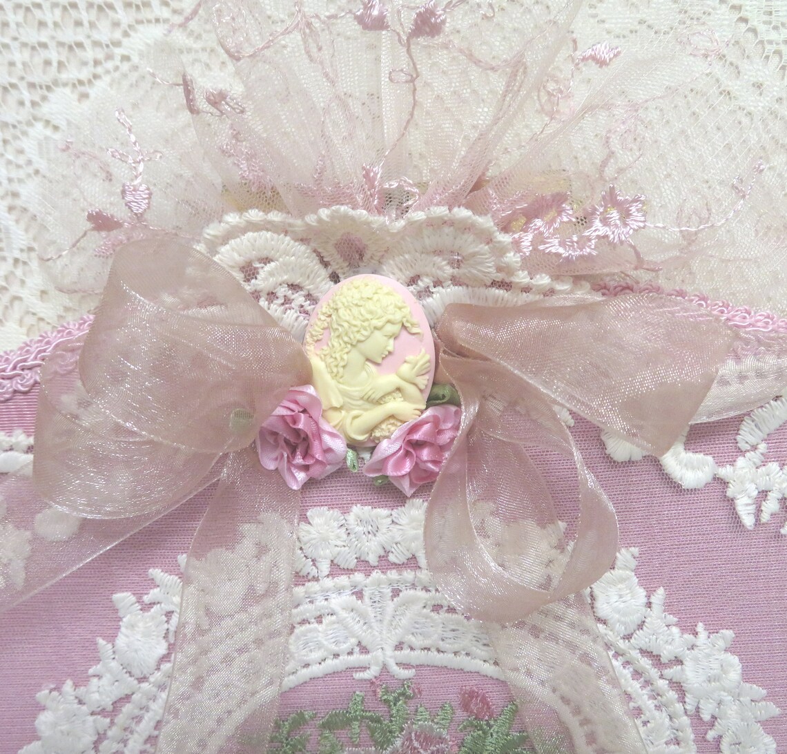 Pink Victorian Oval, Pink Rose Oval, Lace Oval, Pink Wall Hanging - Etsy