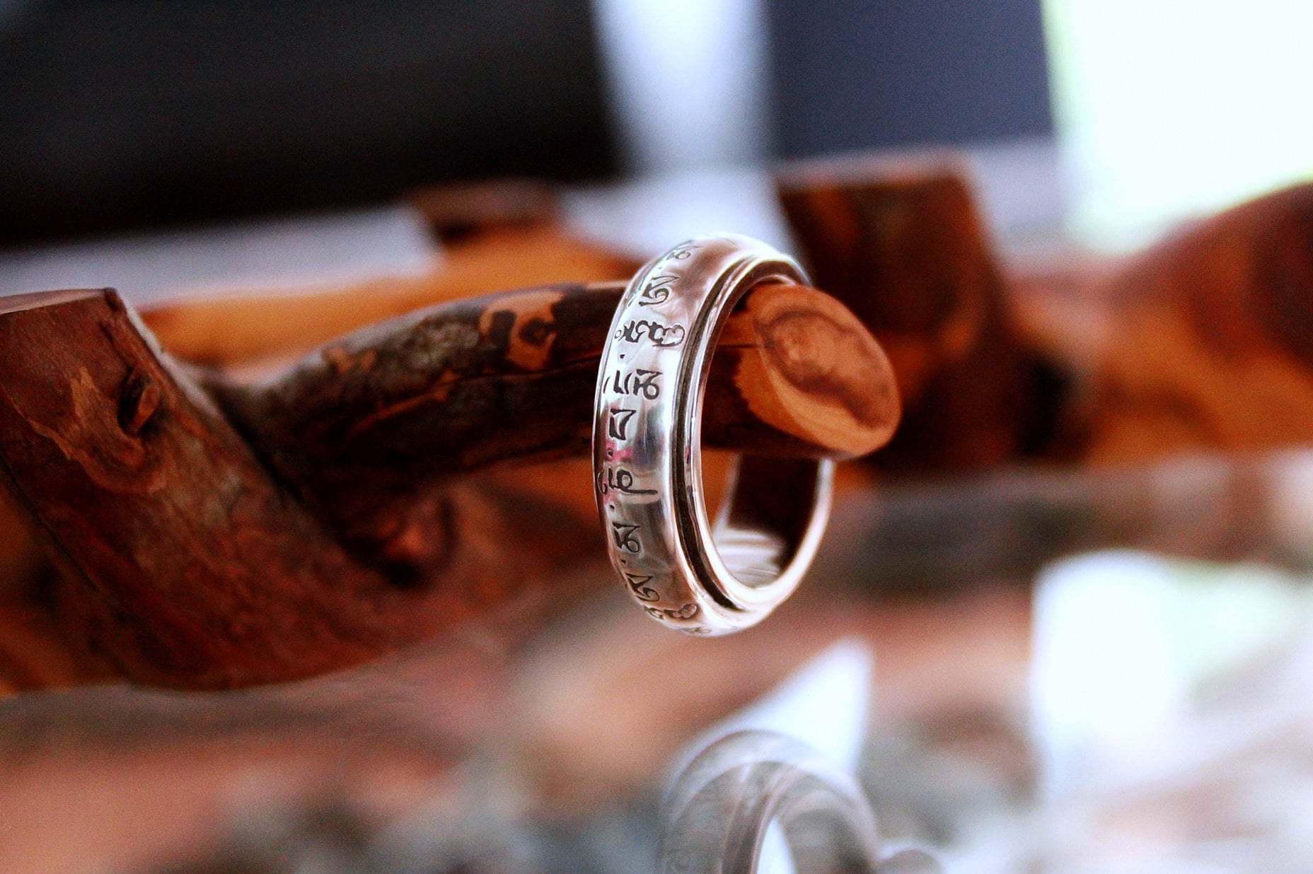 Om Mani Padme Hum Ring / Glow in the Dark / Spinner Wheel - Etsy Canada