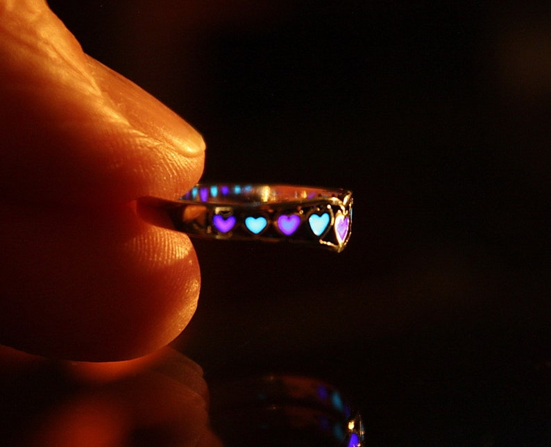 Hearts V Ring Glow in the Dark / Purple / Turquoise Ring / - Etsy