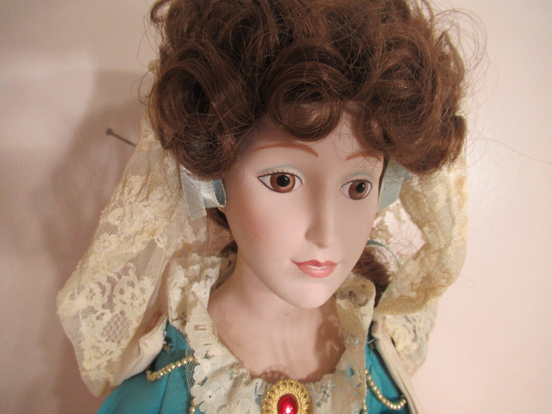 Doll Franklin Mint Heirloom Doll 19" X 9" Red Velvet Cape Turquoise ...