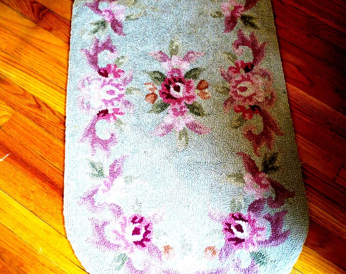 RUG ... A Sweet 40's Oval Floral Rug Soft Green W Pink Roses Area Rug ...