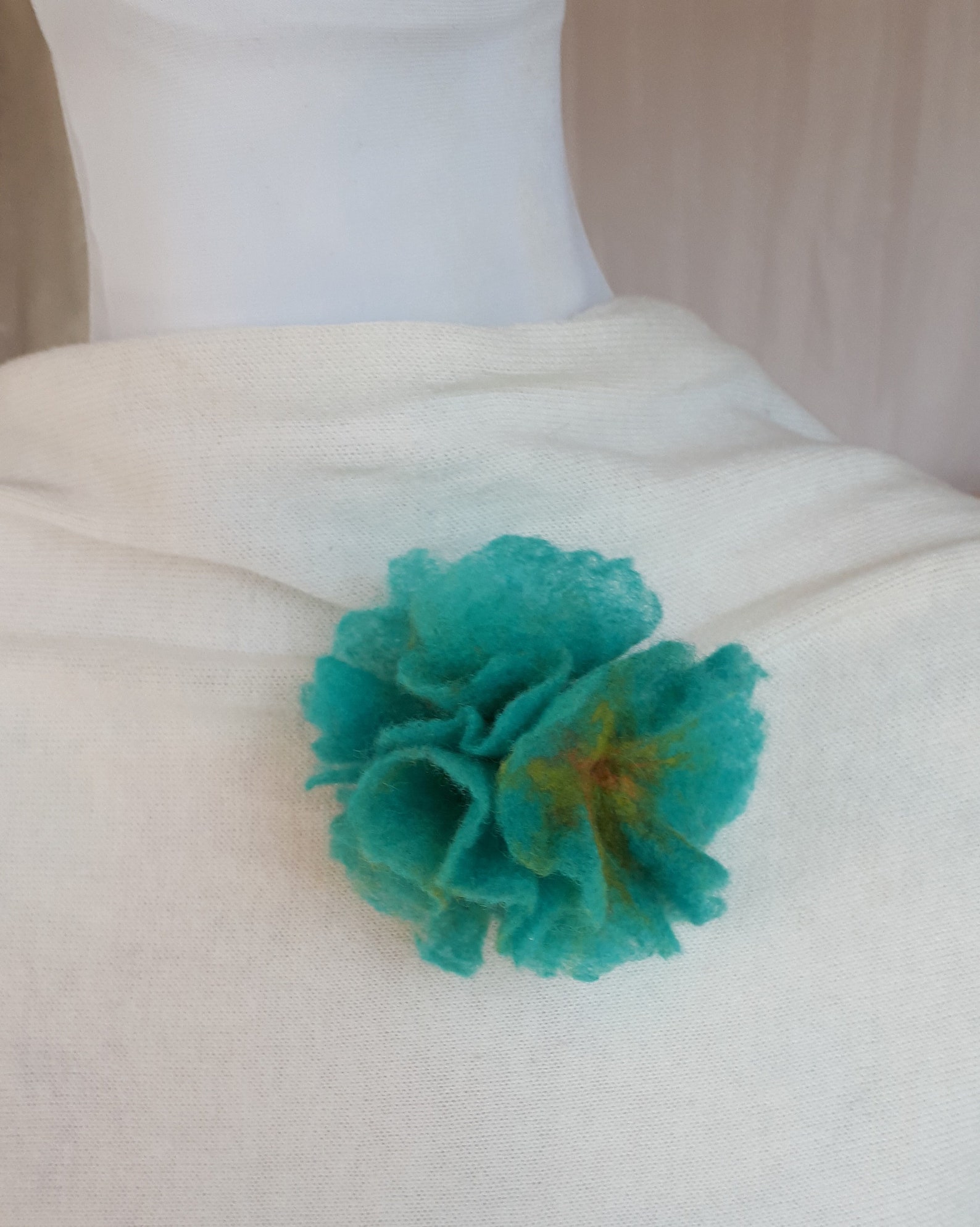 Felted Brooch Three Teal Blue Flowers Turquoise Petunias - Etsy