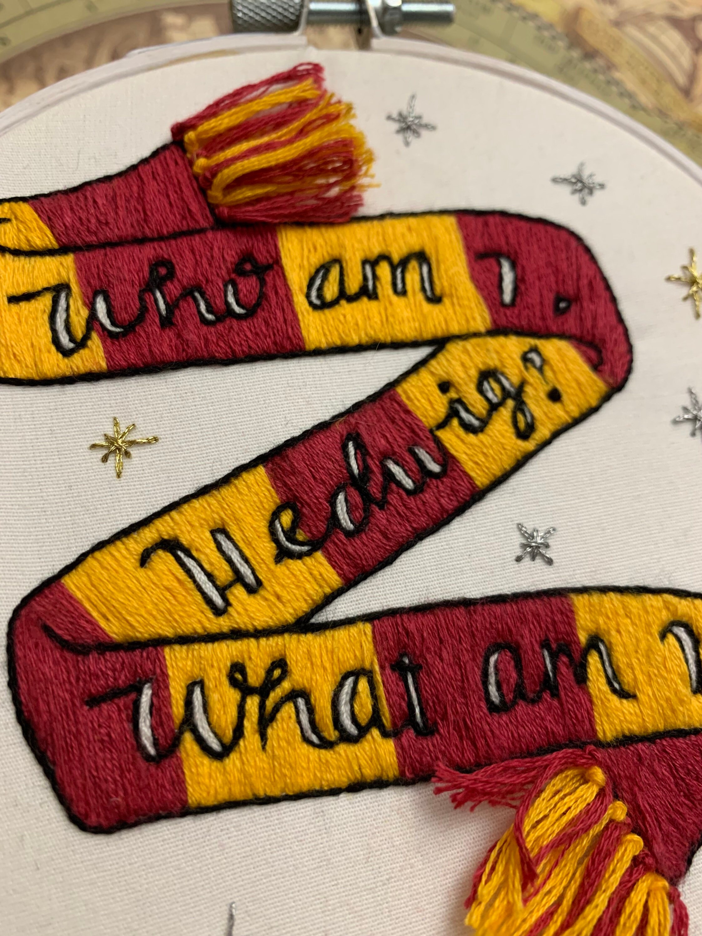 HARRY POTTER / Hand Embroidery / Hedwig / Gryffindor - Etsy
