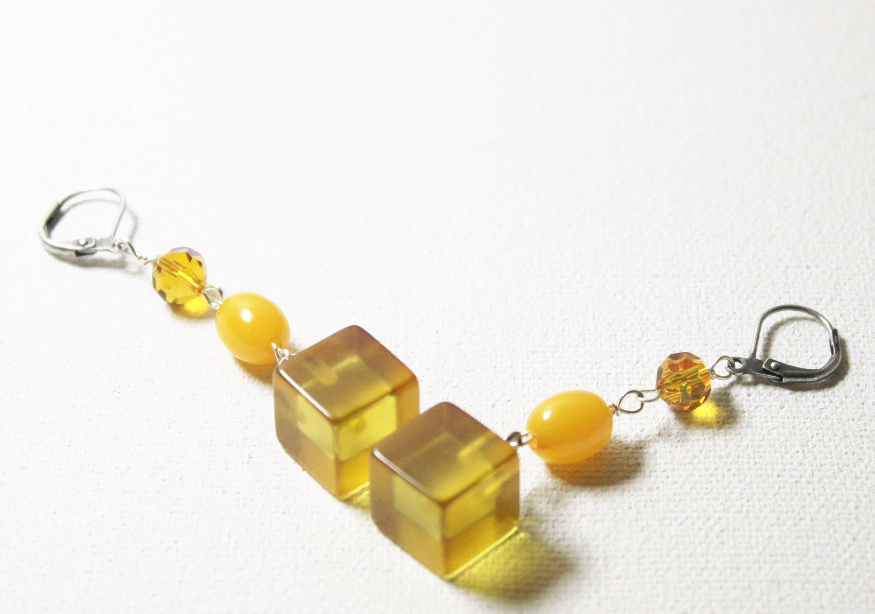 Vintage Bakelite Cube Earrings 1940s Handmade Assemblage Apple Juice ...