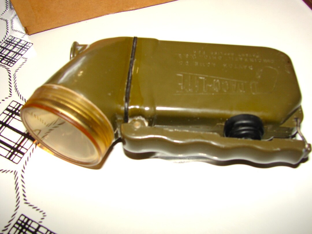 Nice Vintage Daco-lite WWII Military Hand-energized Flashlight in ...