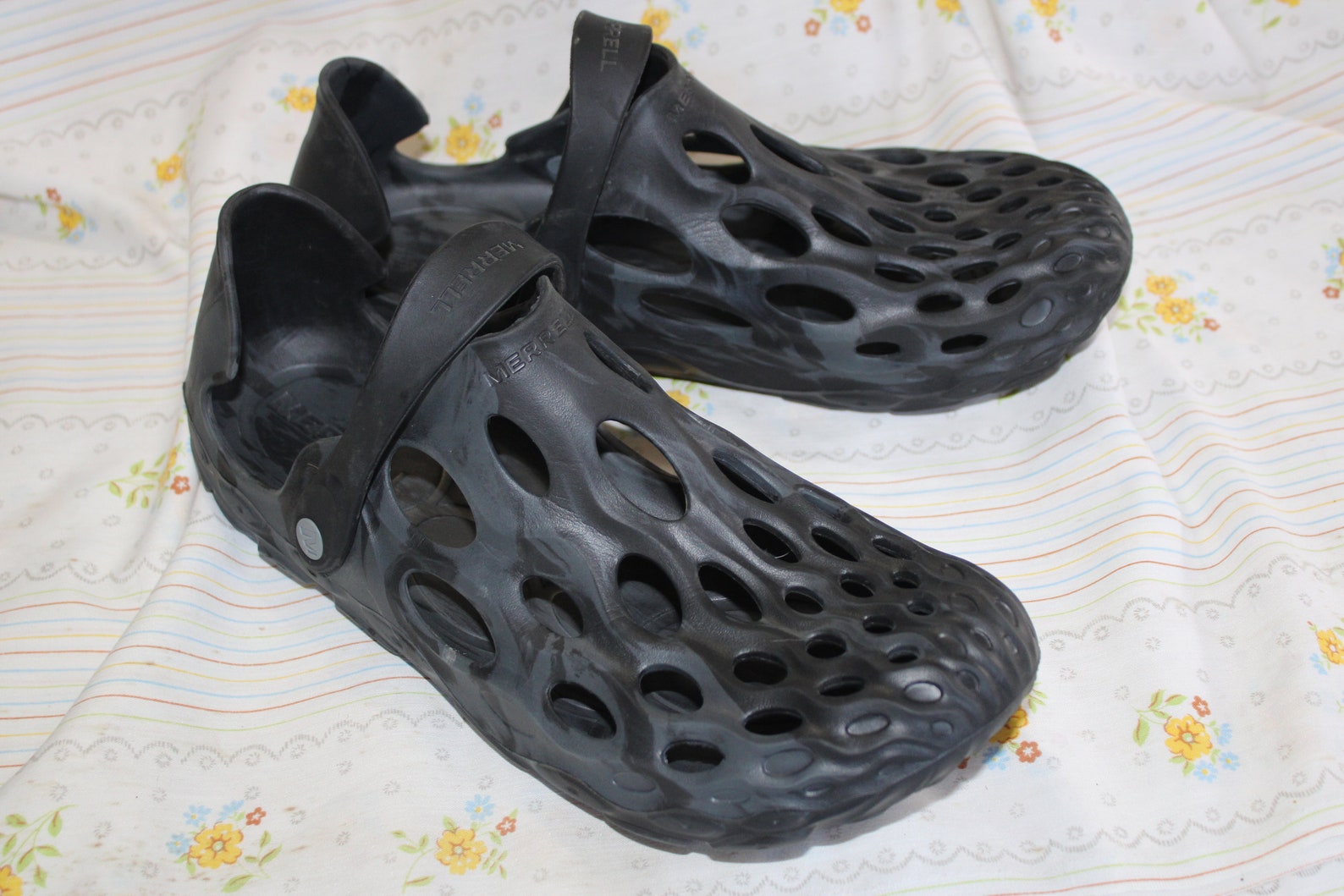 Great Pair of Merrell Hydro Mocs Clogs in Marble Black in Men's Size 13 ...