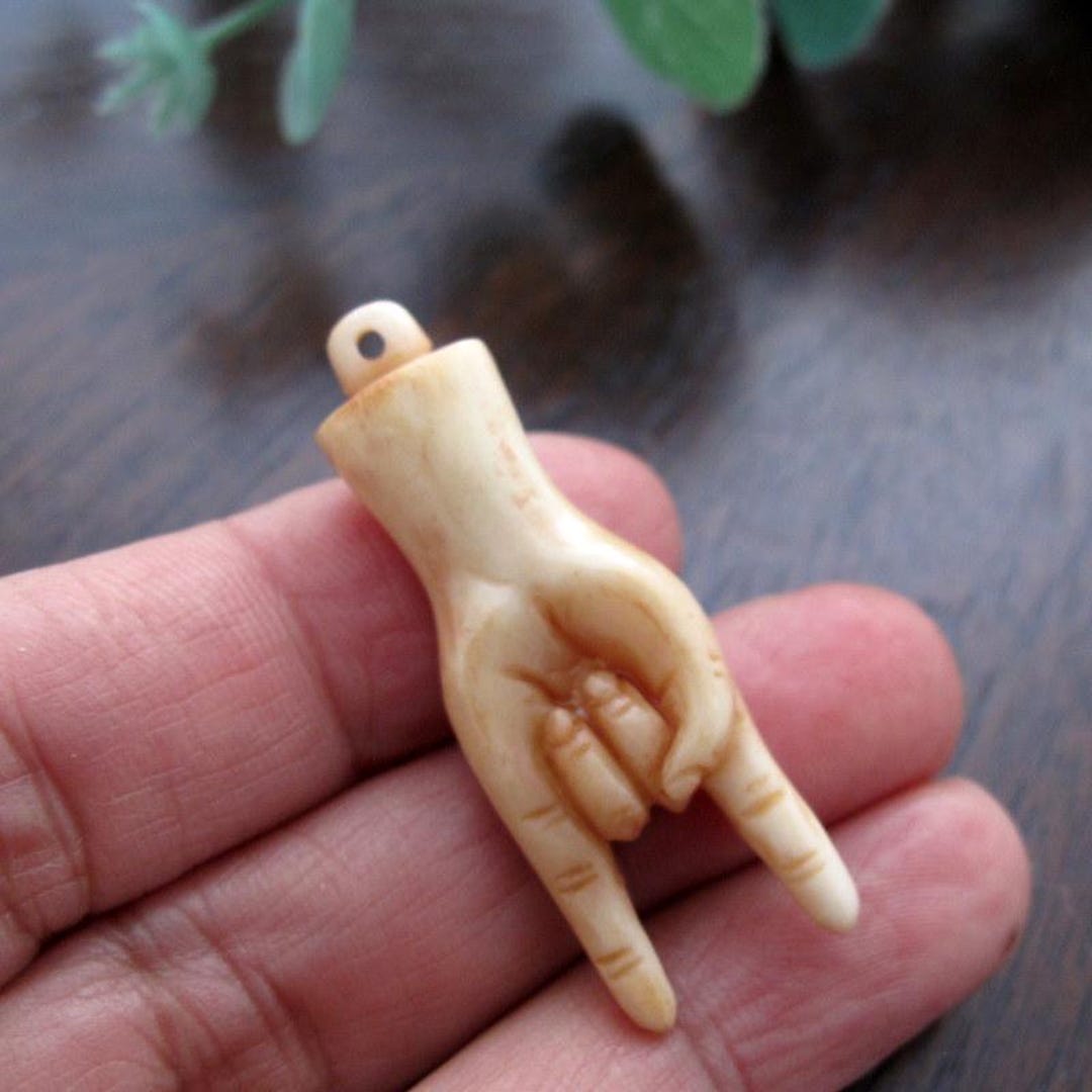 Rock and Roll Hand Gesture, Pendant, Buffalo Bone Carving, Tangan ...
