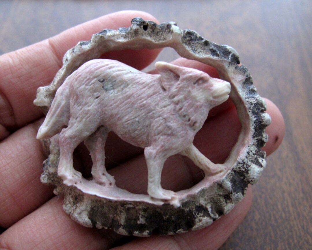 NEW ARRIVAL Dear Antler Carving , Gorgeous Hand Carved Wolf , Deer ...