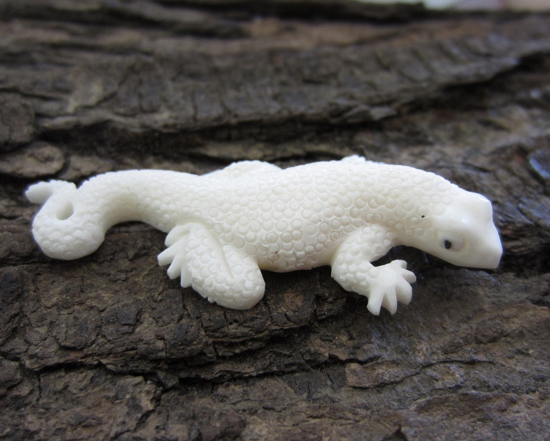 Very fine detail Hand Carved Gecko Carved buffalo bone | Etsy