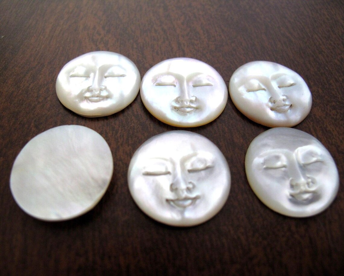 25mm Hand Carved Moon Face Cabochon With CLOSED Eyes, Yellow Mother of ...