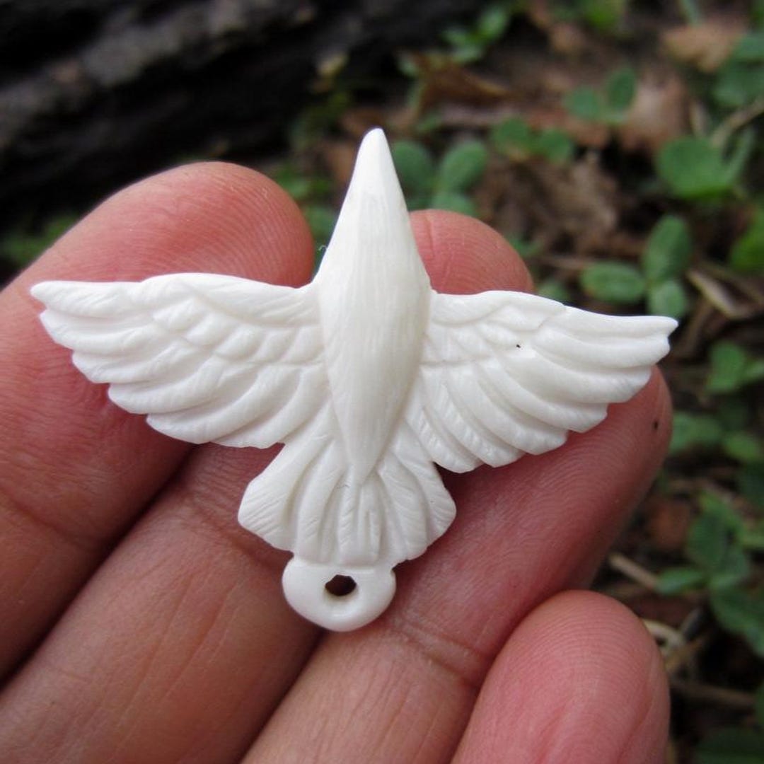 Beautiful Carved Raven, Buffalo Bone Carving, Pendant Beads, Jewelry ...