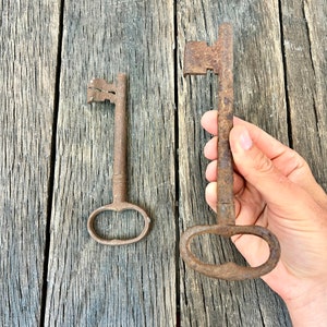 2 Large Skeleton Keys - Original Large Antique Skeleton Keys 7 1/4" - Etsy