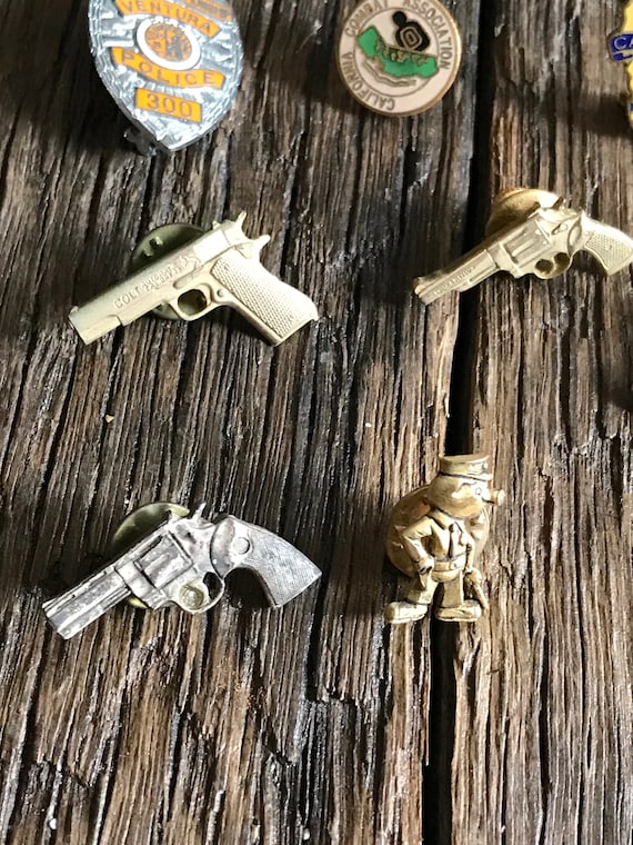 Gun Pins - 10 Assorted Vintage Gun and Police Officer… - Gem