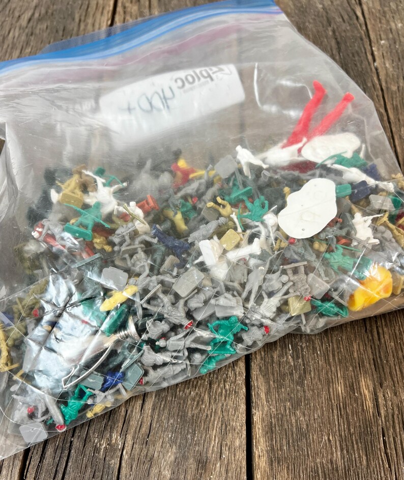 Over 400 Vintage Plastic Mini Army Men - Assorted Tim Mee Plastic ...