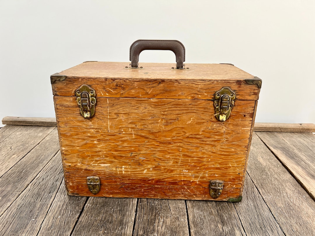 Vintage Wood Tackle Box W/ Removable Shelf 16 W Vintage Fishing Tackle ...