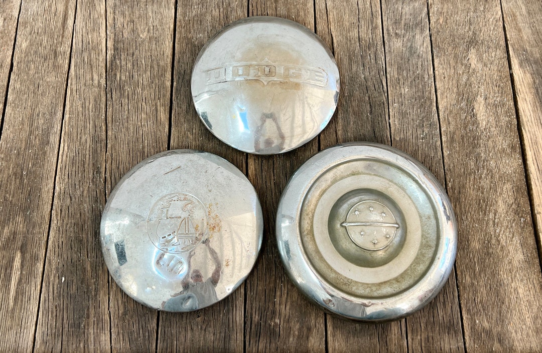 3 Vintage Hubcaps - Dodge Hubcap Oldsmobile Hubcap Plymouth Hubcap - Etsy