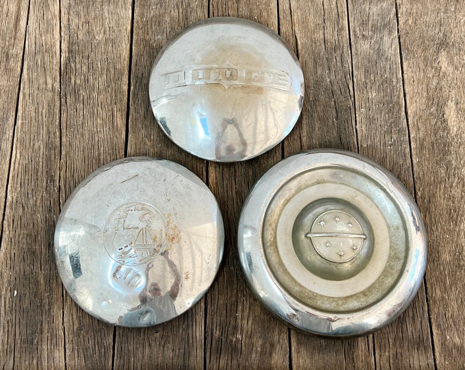 Plymouth Valiant Barracuda 1964-66 Hub Caps. (2). - Etsy